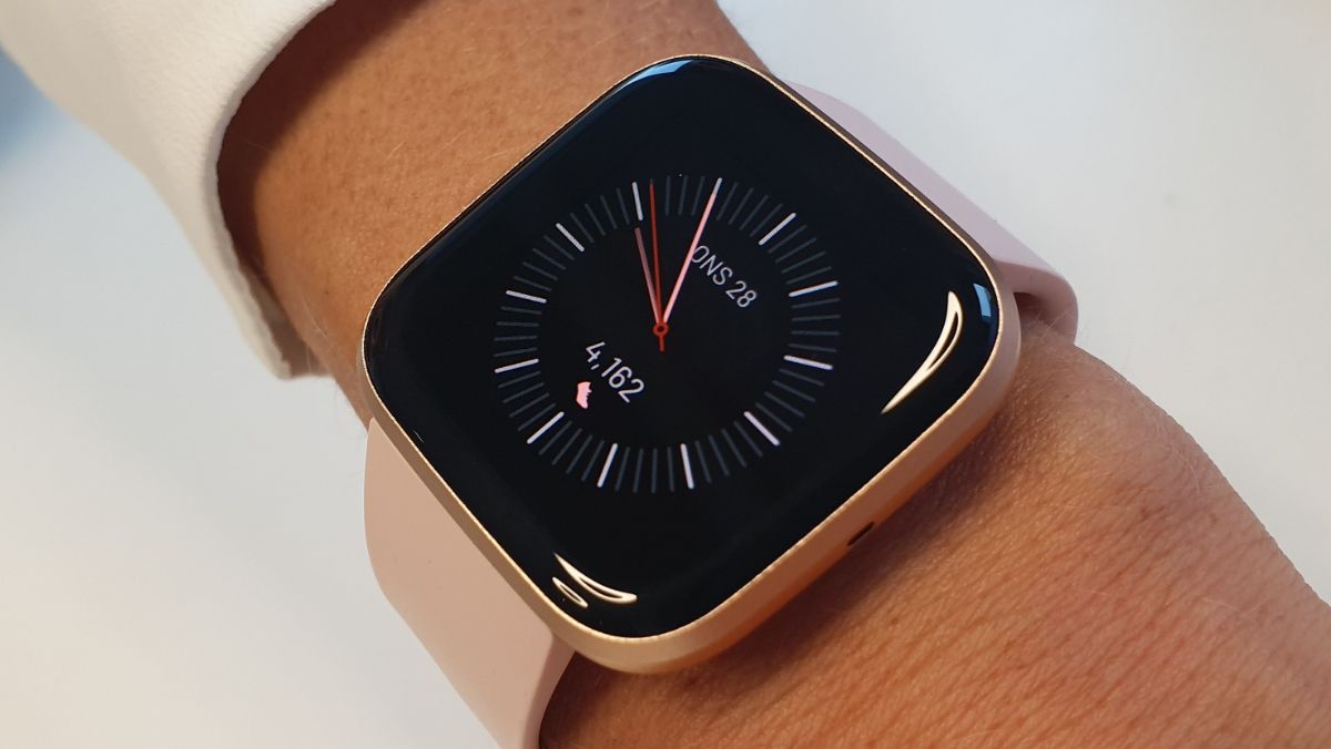 Обзор: Fitbit Versa 2. Когда Alexa на твоей руке