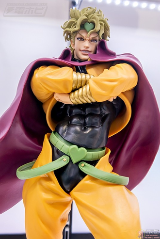 Фигурка Дио Брандо в плаще (Dio Brando)