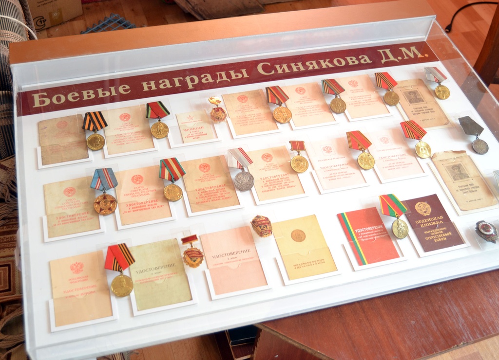 Витрина для наград c подсветкой | Изготовление на заказ