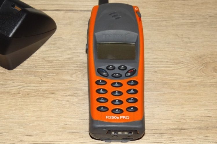 Ericsson R250s PRO Bright Orange купить оригинал, полный комплект