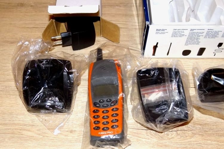 Ericsson R250s PRO Bright Orange купить оригинал, полный комплект